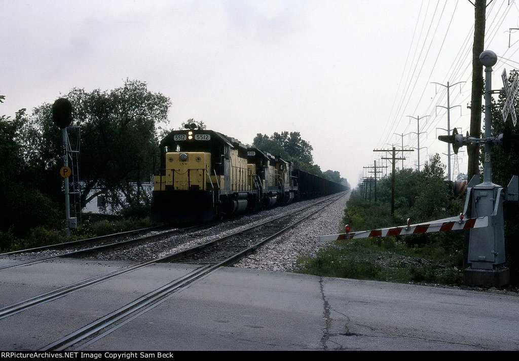 CNW 5512 and 5518 with Empty Hoppers